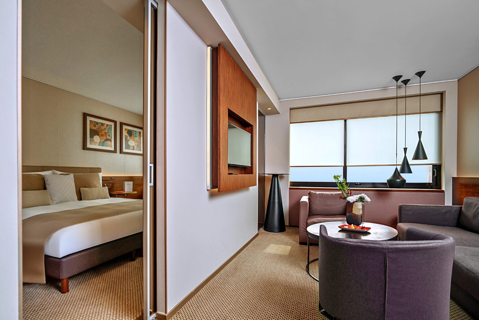 Junior Suite Club Lounge Access - Crowne Plaza Geneva